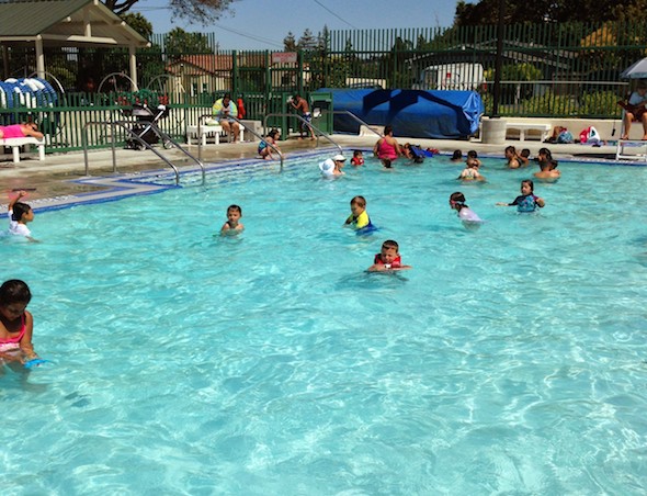 Rankin Aquatic Center, playful swimming pool in Martinez — 510 Families